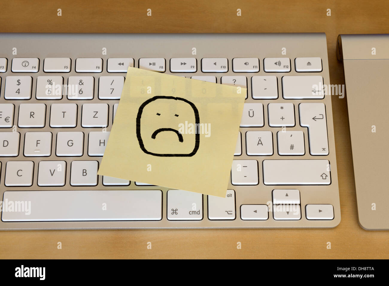 Post it notes face hi-res stock photography and images - Alamy