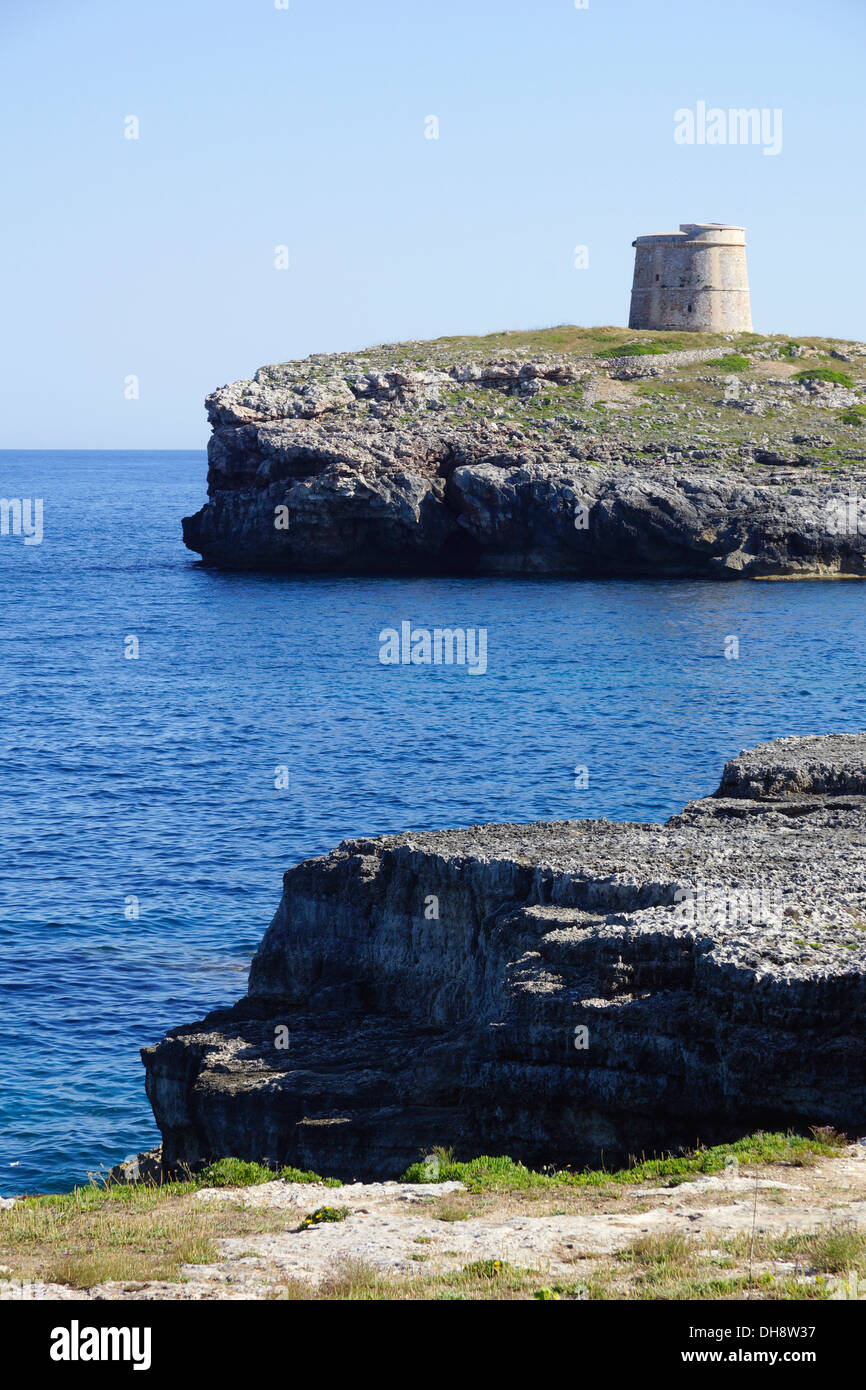 Round watchtower hi-res stock photography and images - Alamy