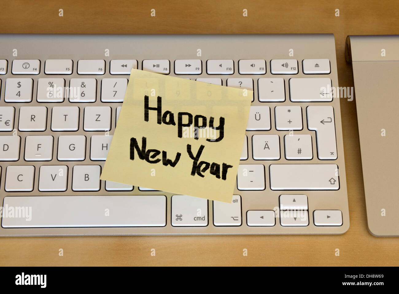 Post it note 'Happy new year' Stock Photo - Alamy