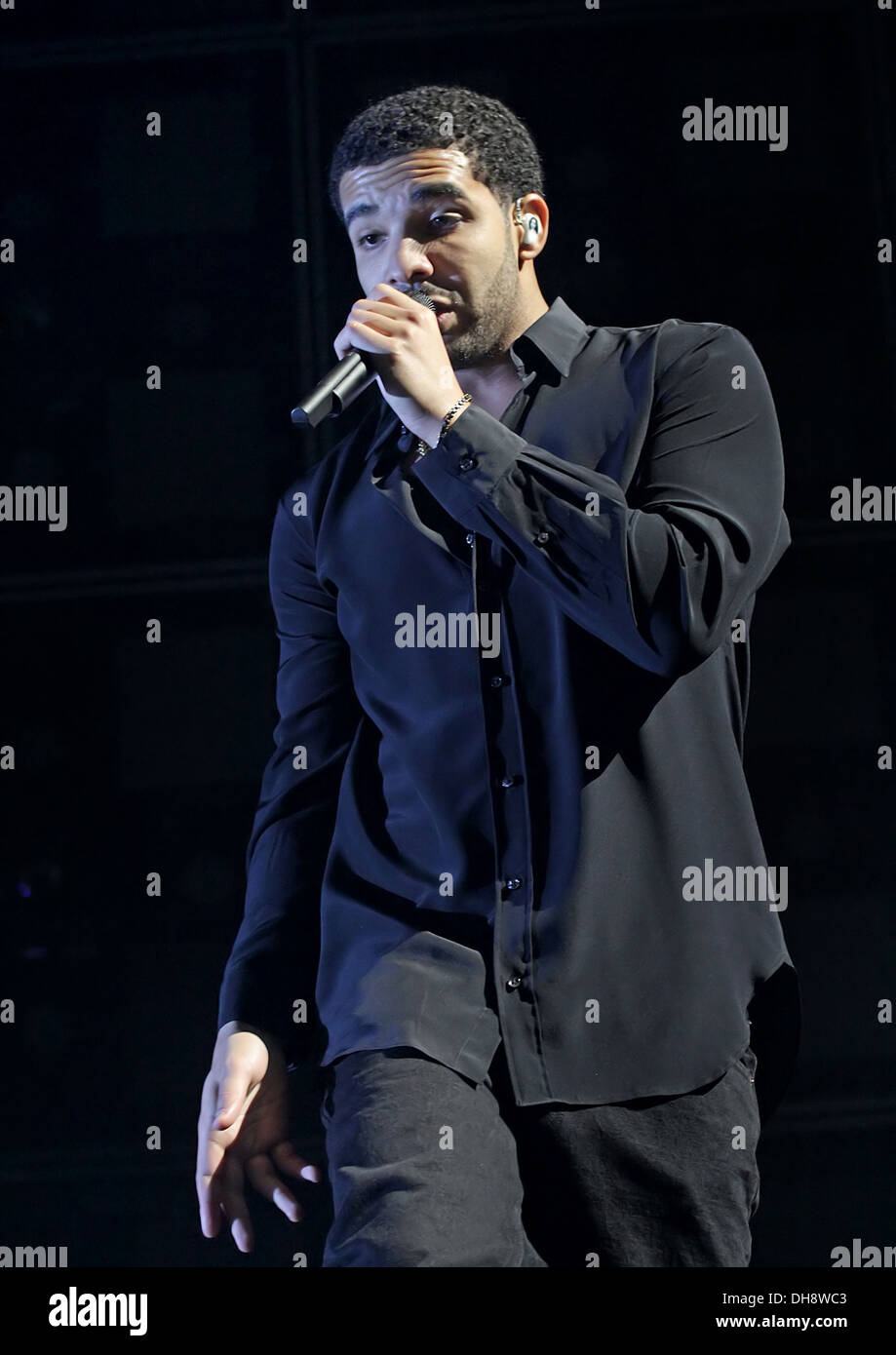 Rapper Drake performing at Manchester Evening News Arena Manchester ...