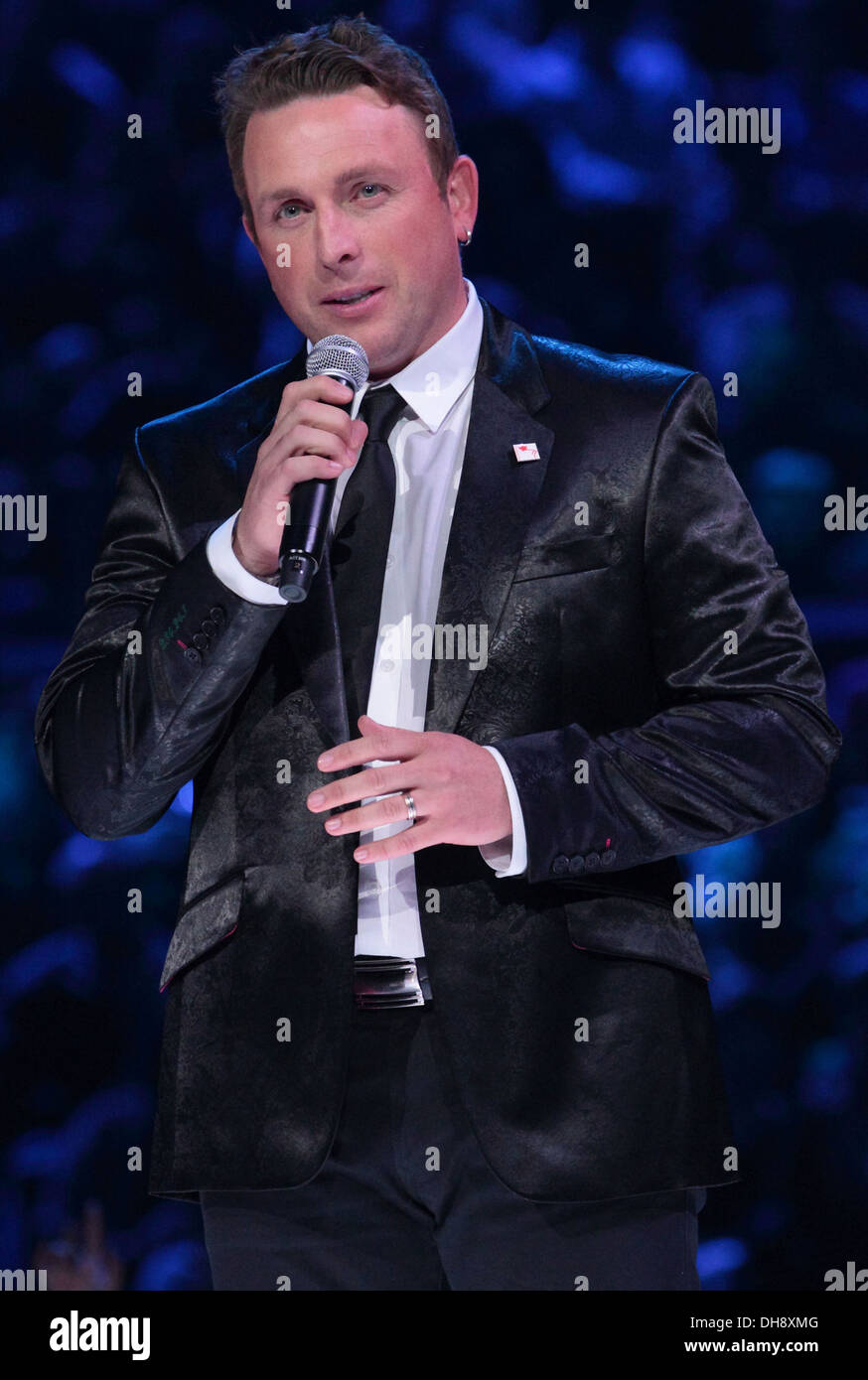 Johnny Reid 2012 JUNO Awards at The Scotiabank Place - Show Ottawa ...