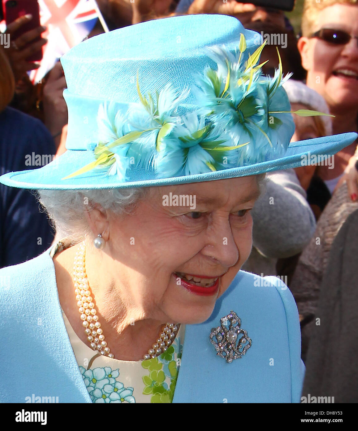 Queen Elizabeth II visits Redbridge during her Diamond Jubilee tour of ...