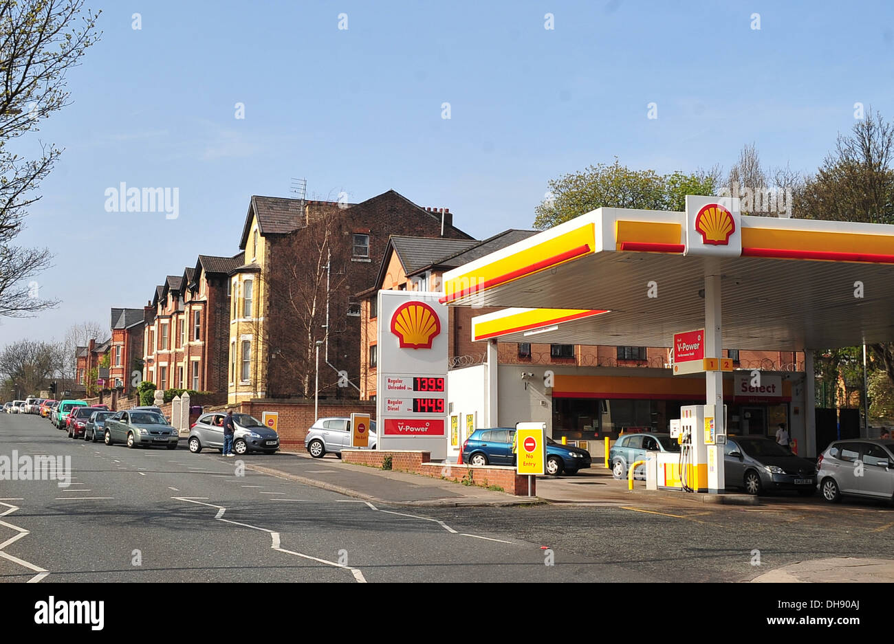 Customers are queuing at the Shell garage on Aigburth road following ...