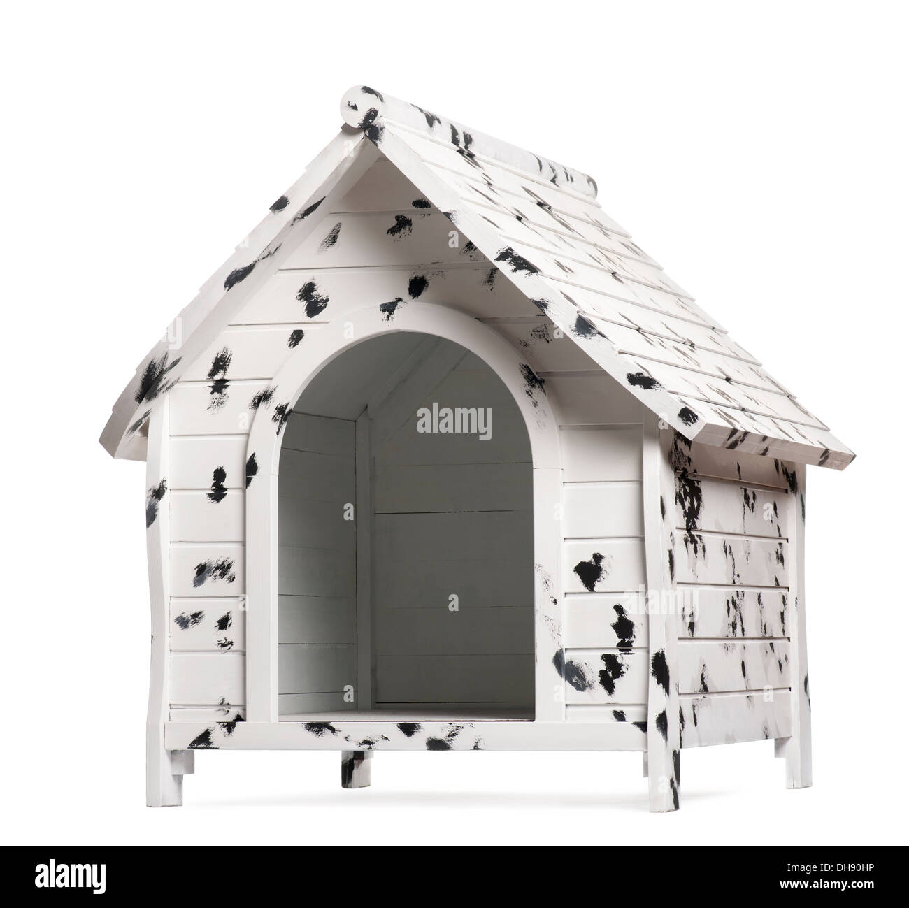 Wooden dog kennel hi-res stock photography and images - Alamy
