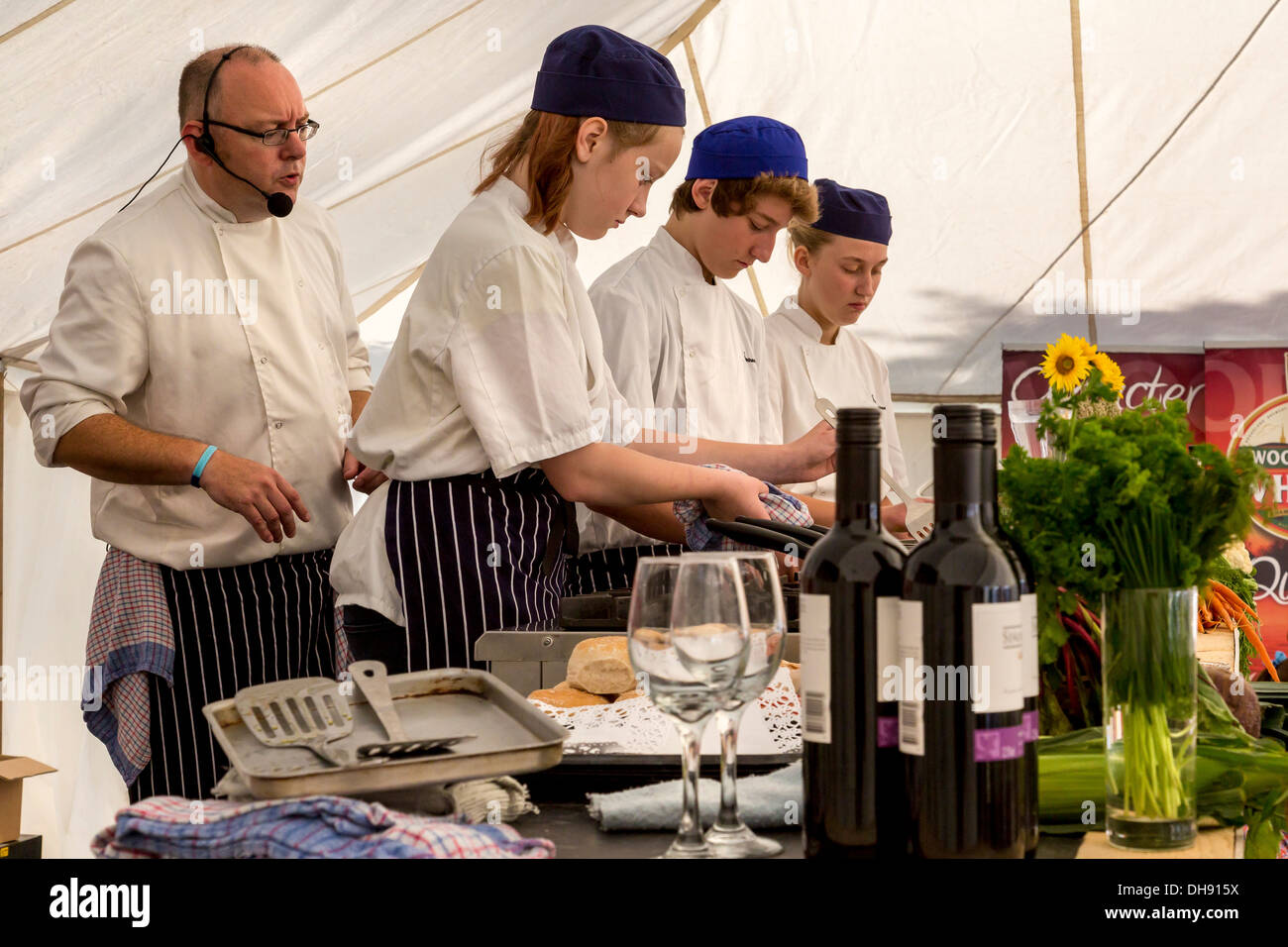 Jason bailey chef hi-res stock photography and images - Alamy