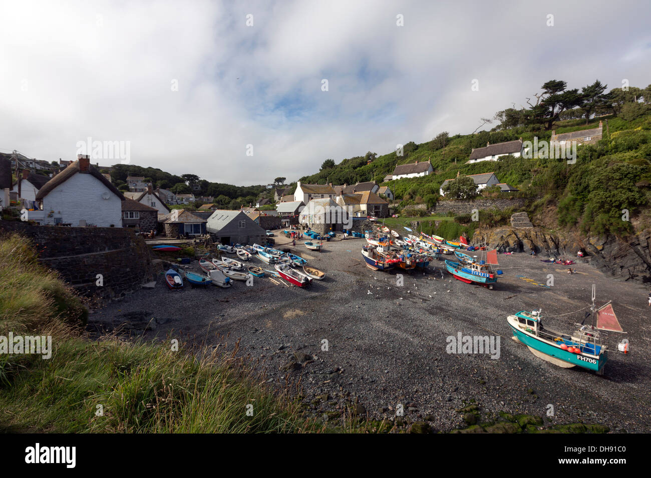 Beautiful Cadgwith a fishing village located in Lizard peninsula ...