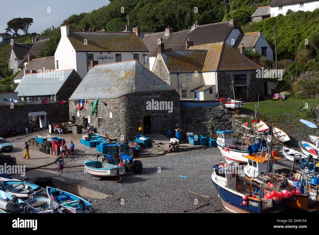 Beautiful Cadgwith a fishing village located in Lizard peninsula ...