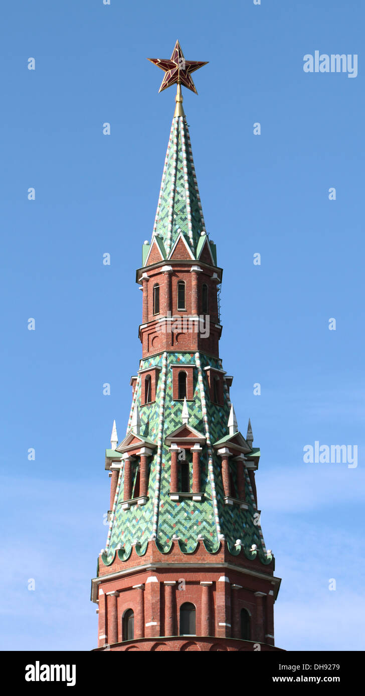 Moscow Kremlin tower with red star Stock Photo - Alamy