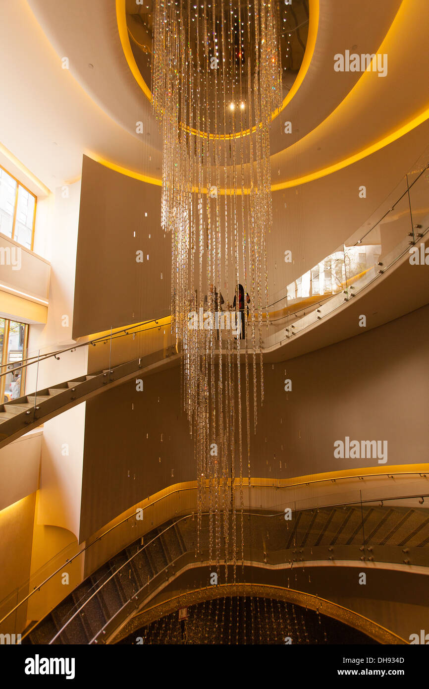 New york chandelier hi-res stock photography and images - Alamy