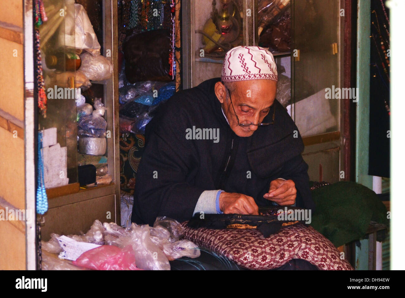 Old man working hard hi-res stock photography and images - Alamy