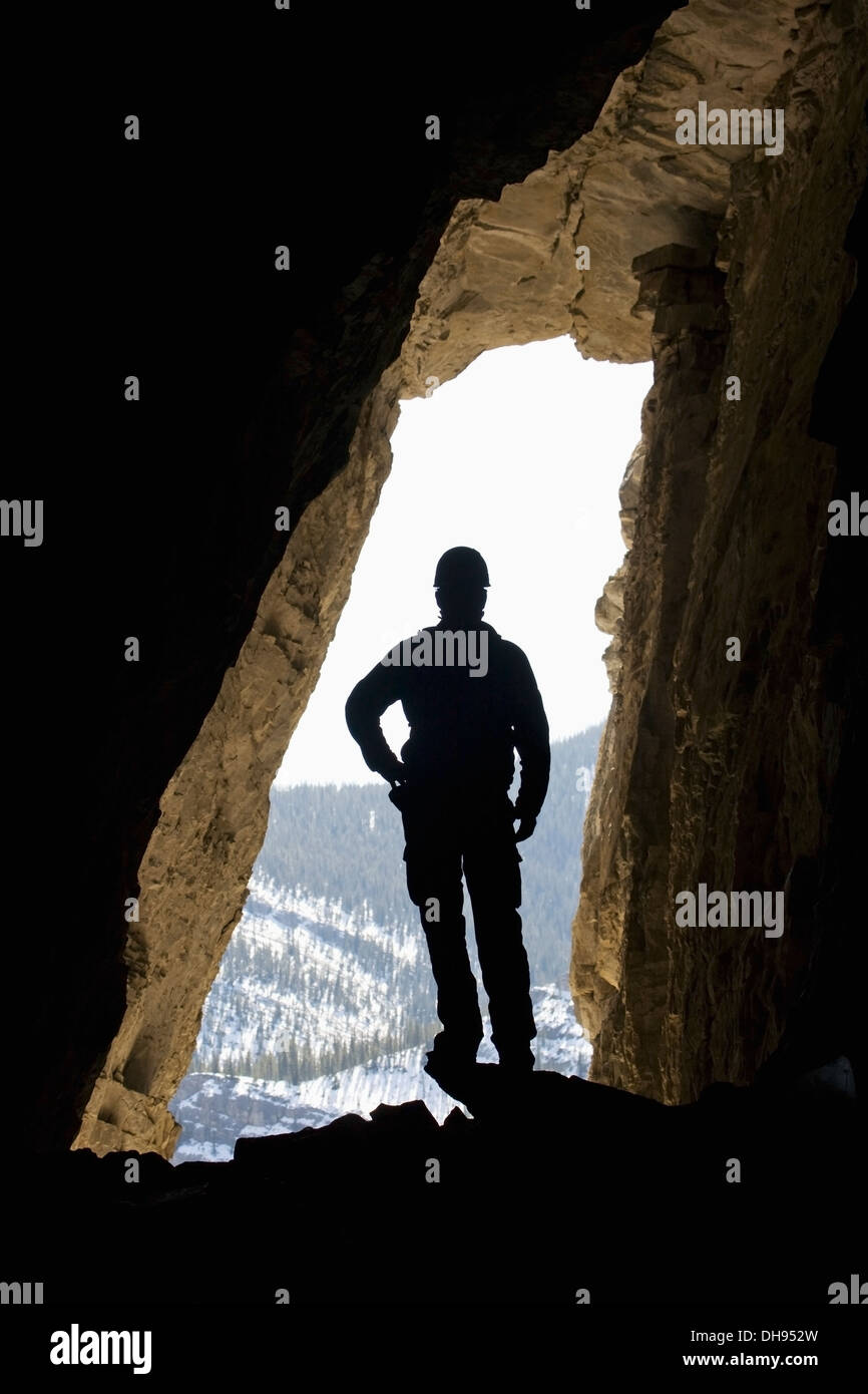 Silhouette in cave hi-res stock photography and images - Alamy