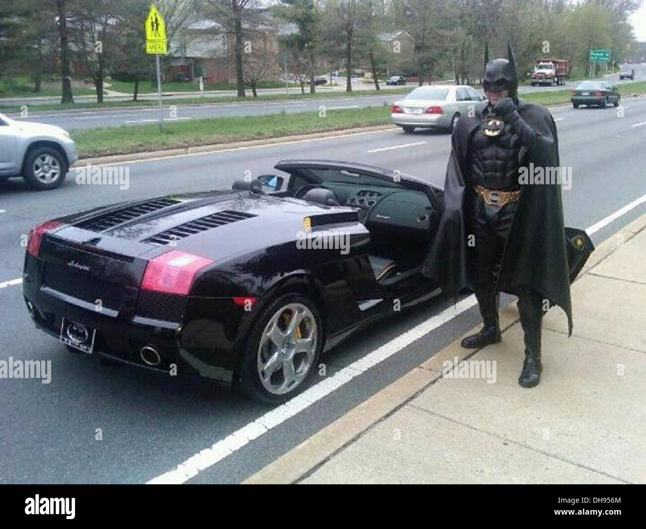 Batmobile Pulled Over By Traffic Cops A Man Dressed As Batman Was Pulled Over On A Us Highway 5148
