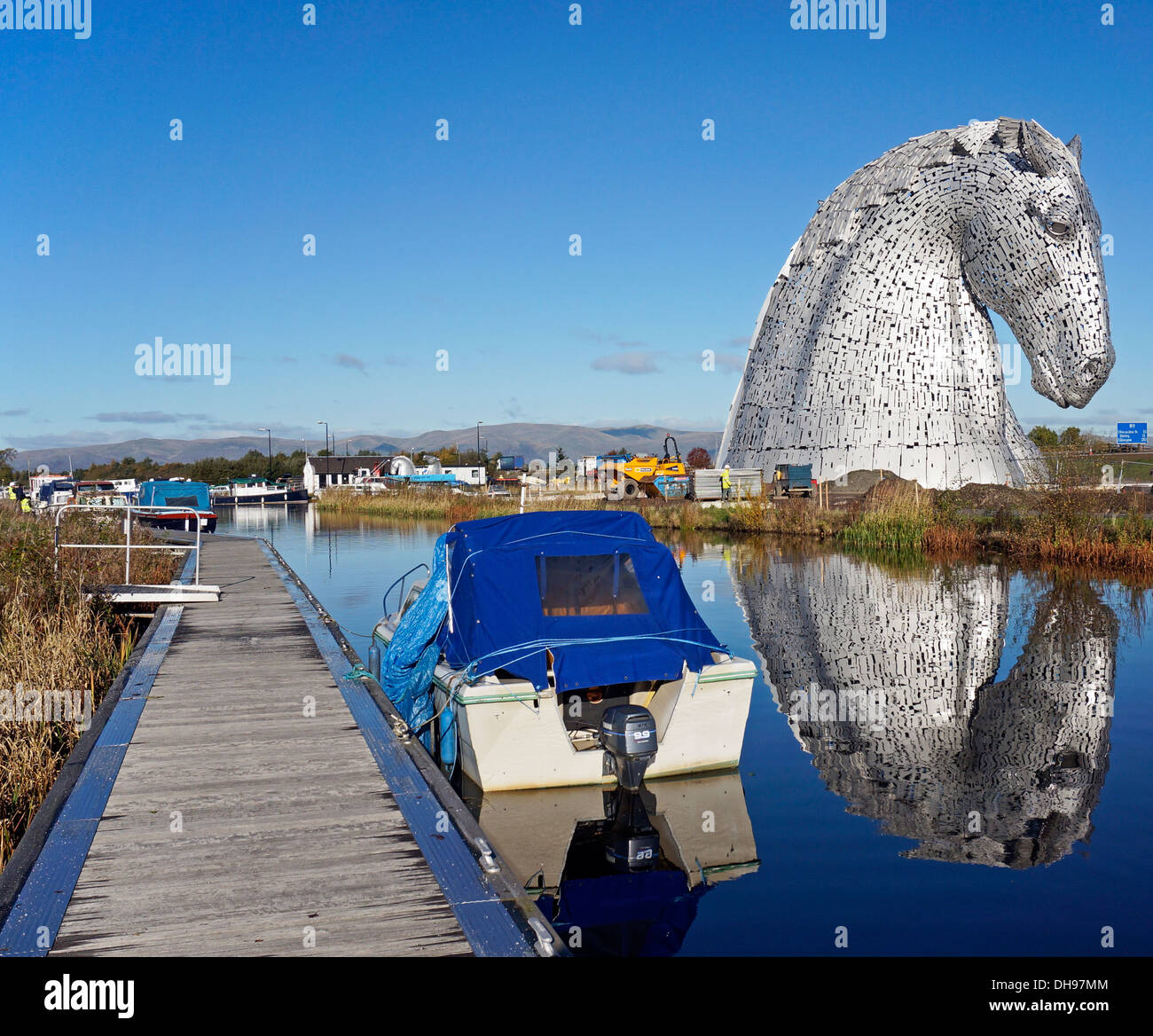 The Kelpies at The Helix beside the entrance to the Forth & Clyde canal ...