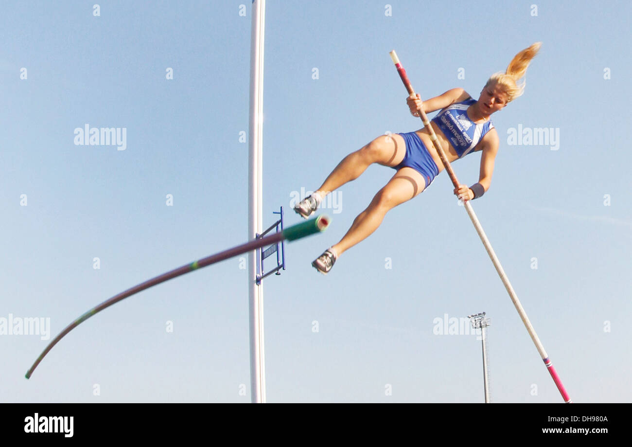 Junior girl track hi-res stock photography and images - Alamy