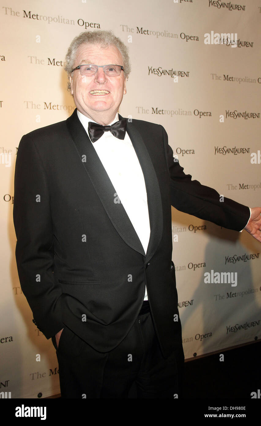 Sir Howard Stringer at Metropolitan Opera's premiere of 'Jules Massenet ...