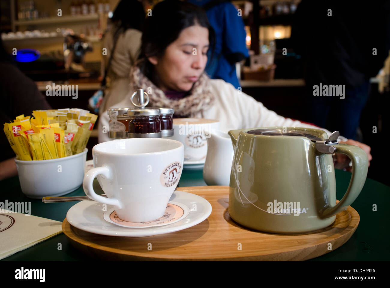Edinburgh Coffee Cafe High Resolution Stock Photography and Images - Alamy