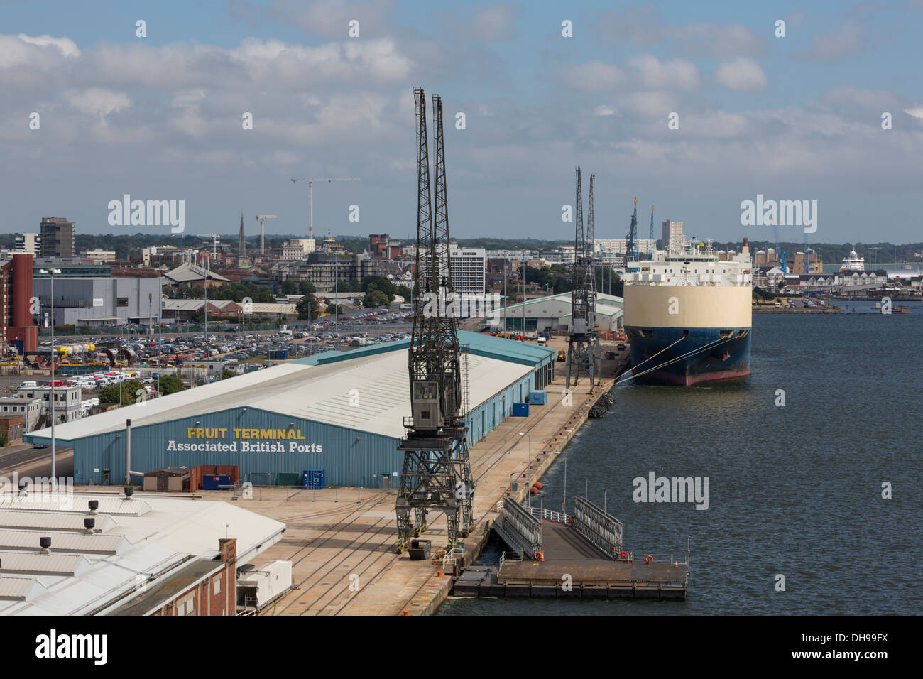 Southampton dock docks port terminal hi-res stock photography and ...