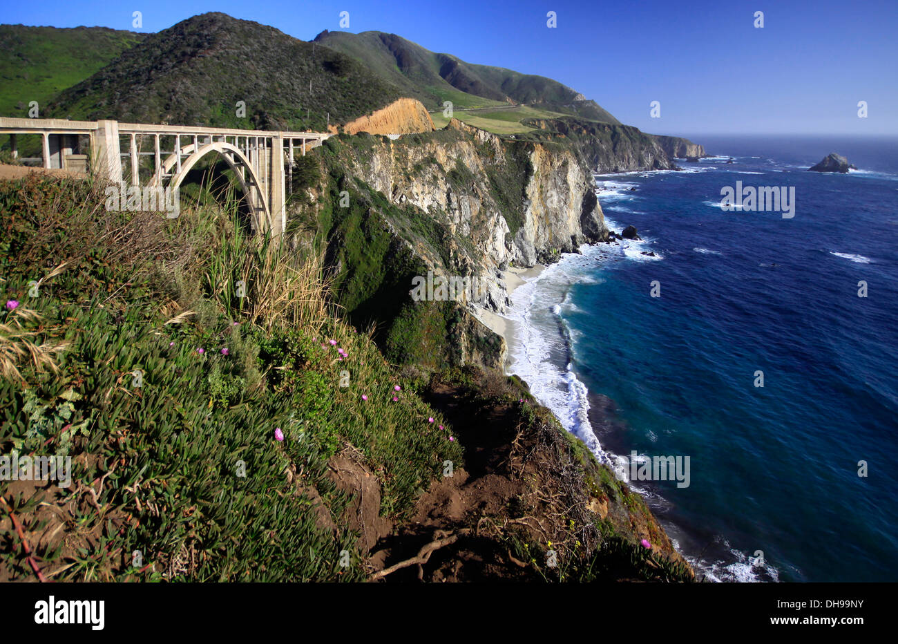 Bridge over pacific coast highway hi-res stock photography and images ...