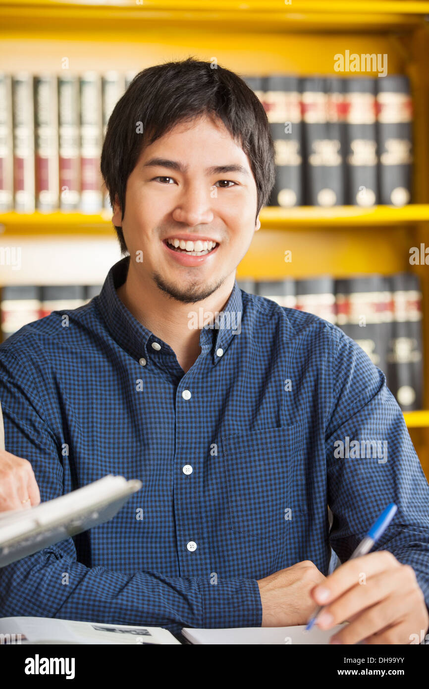 Bookshelf university hi-res stock photography and images - Alamy