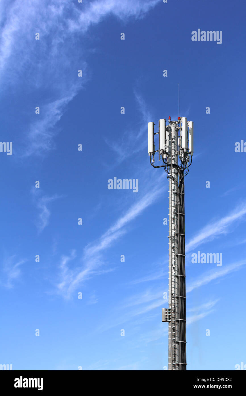 Mobile network tower hi-res stock photography and images - Alamy