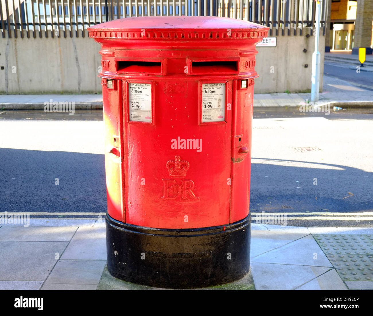 Red Post box Stock Photo - Alamy