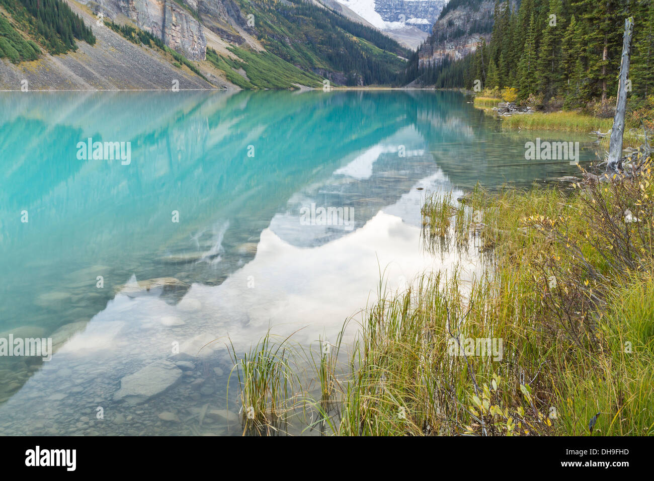 Victoria glacier and louise hi-res stock photography and images - Alamy
