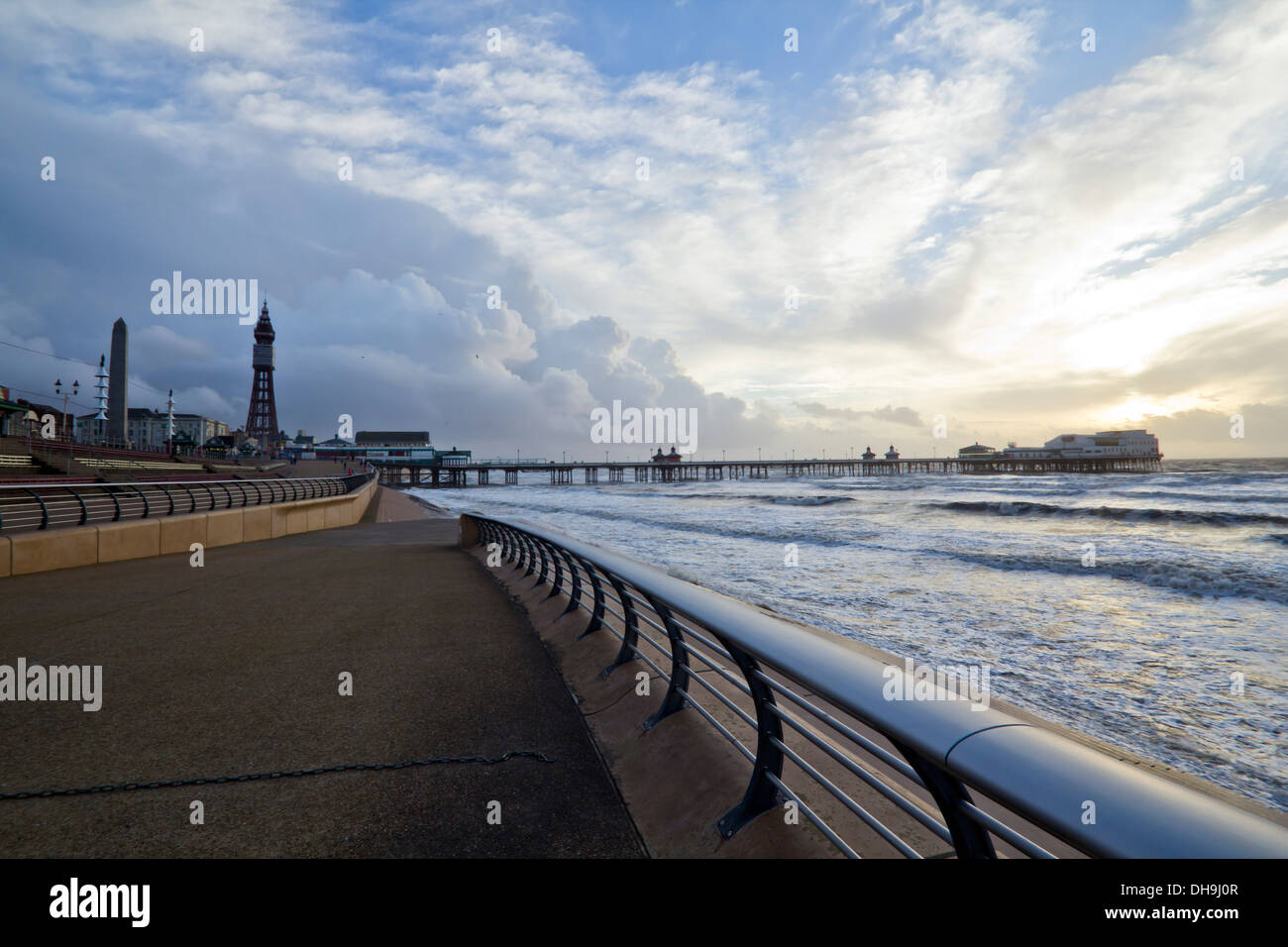 Blackpool seafront hi-res stock photography and images - Alamy