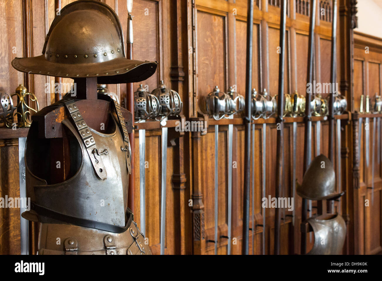 Inside edinburgh castle hi-res stock photography and images - Alamy