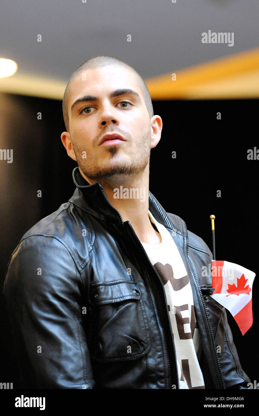 Max George 'The Wanted' acoustic performance & autograph session at ...
