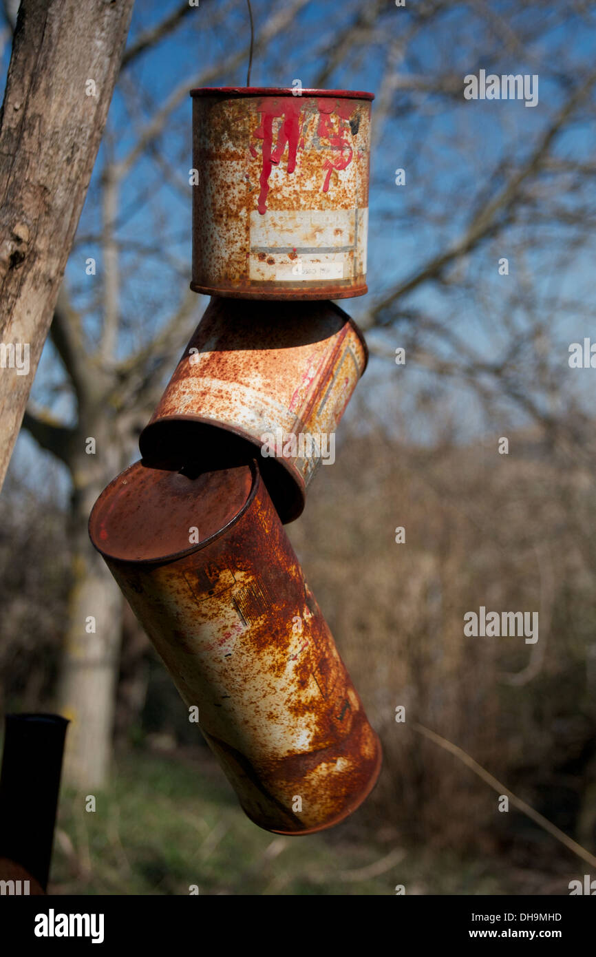 Rusty tin cans hi-res stock photography and images - Alamy