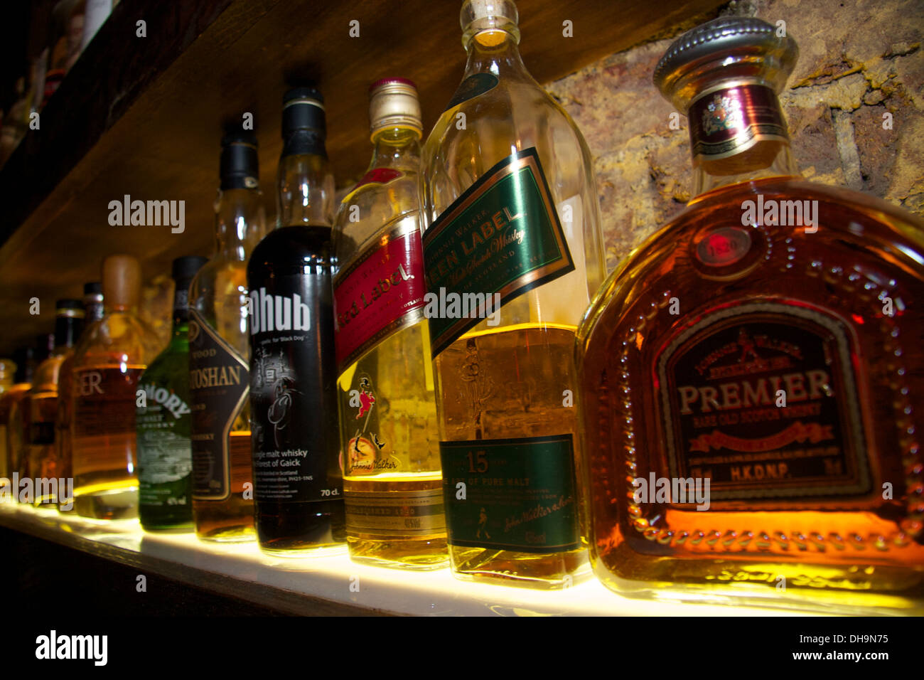Bottles spirits in cocktail bar hi-res stock photography and images - Alamy