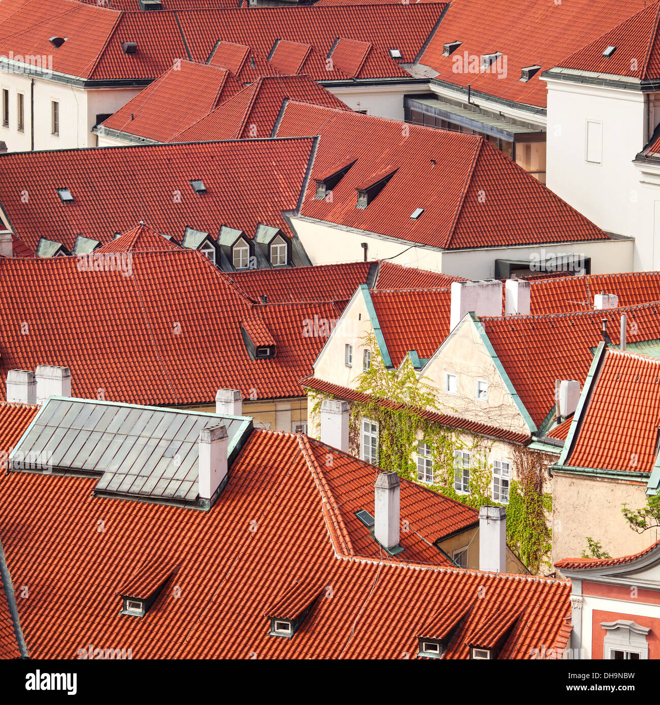 Red clay tile roofs hi-res stock photography and images - Alamy