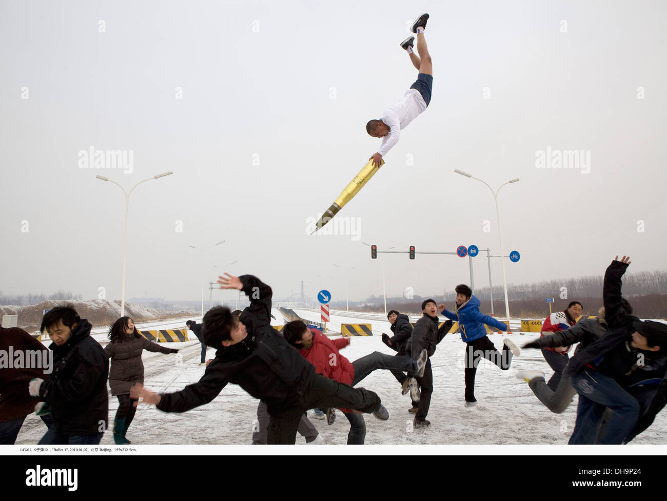 SUPER ACROBATIC ARTIST PHOTO-MAN Is it bird? Is it plane? No it's ...