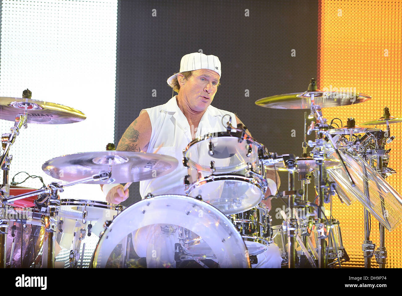 Chad Smith Red Hot Chili Peppers performing live at Bank Atlantic ...
