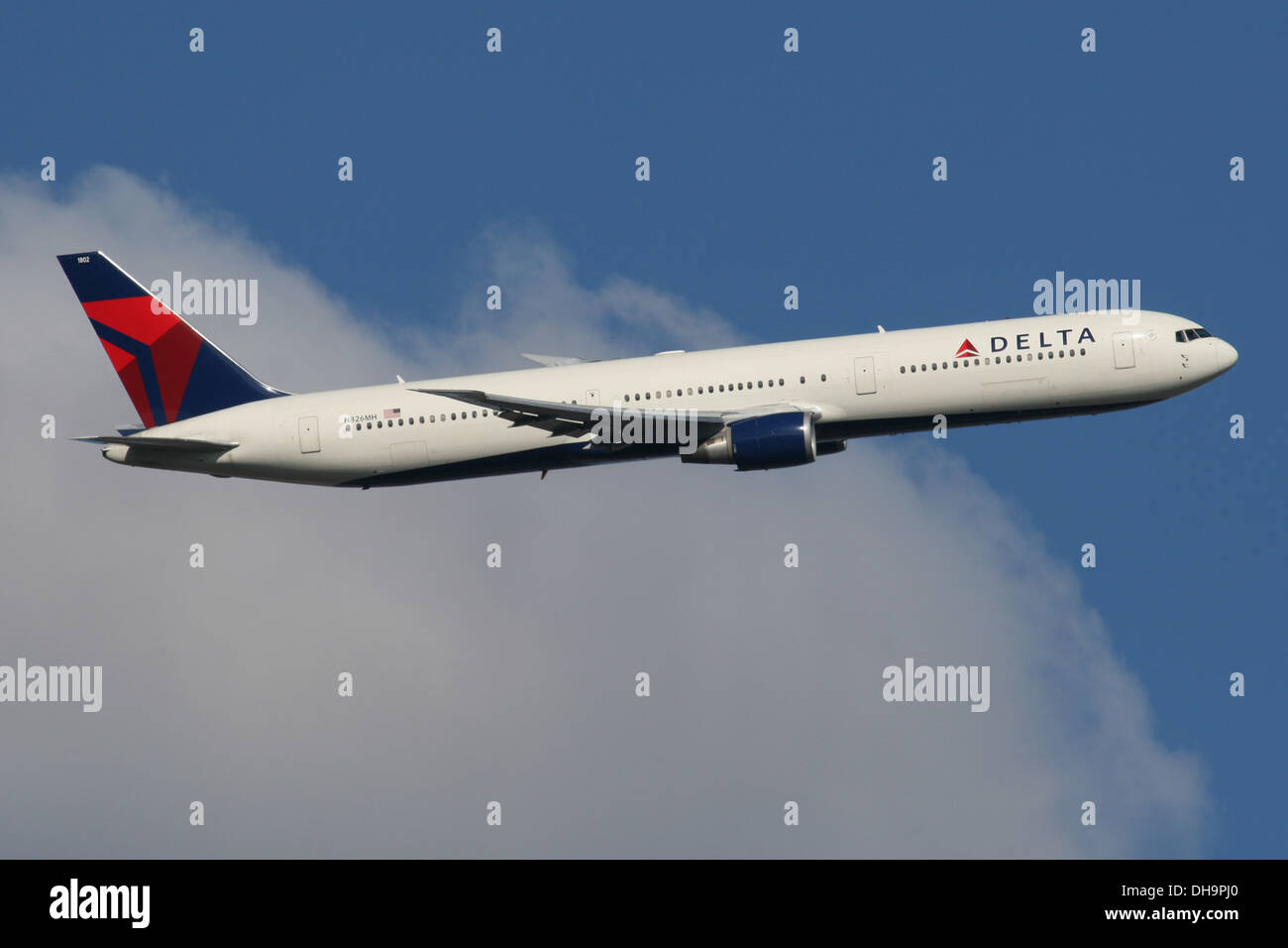 Boeing 767 400 hi-res stock photography and images - Alamy