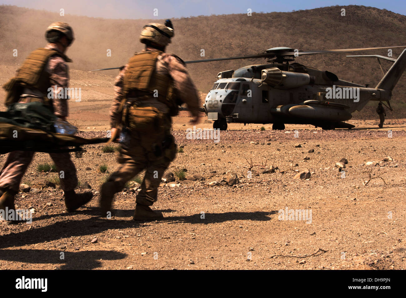 Litter carry hi-res stock photography and images - Alamy