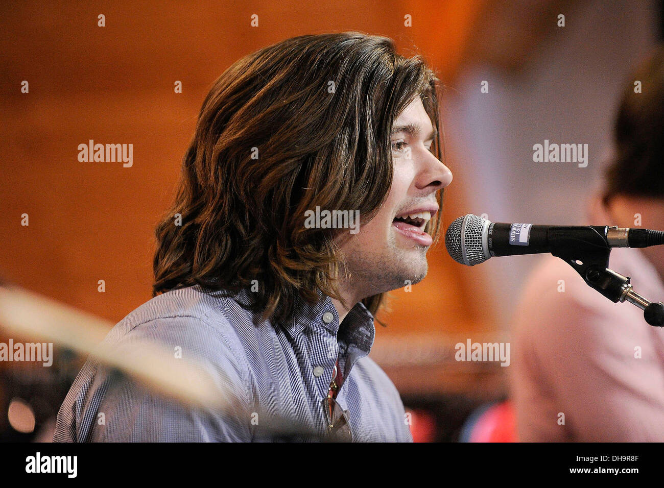 Zac Hanson Hanson acoustic performance & autograph session presented by ...