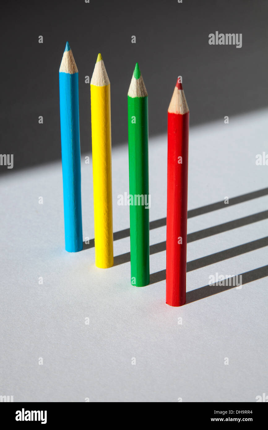 Four yellow pencils hi-res stock photography and images - Alamy