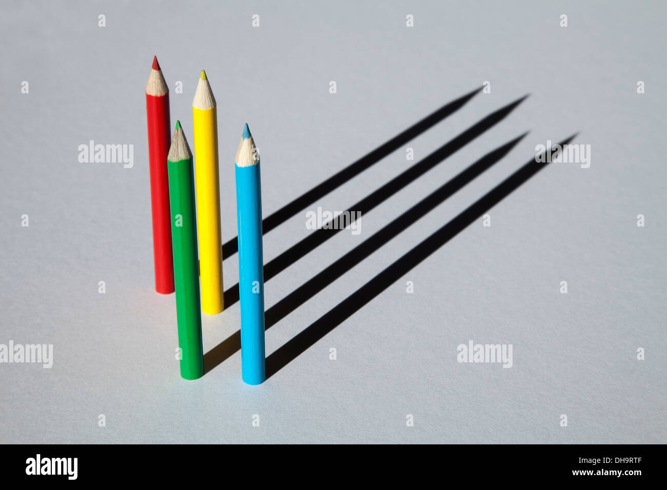 Pencils blue red yellow three hi-res stock photography and images - Alamy