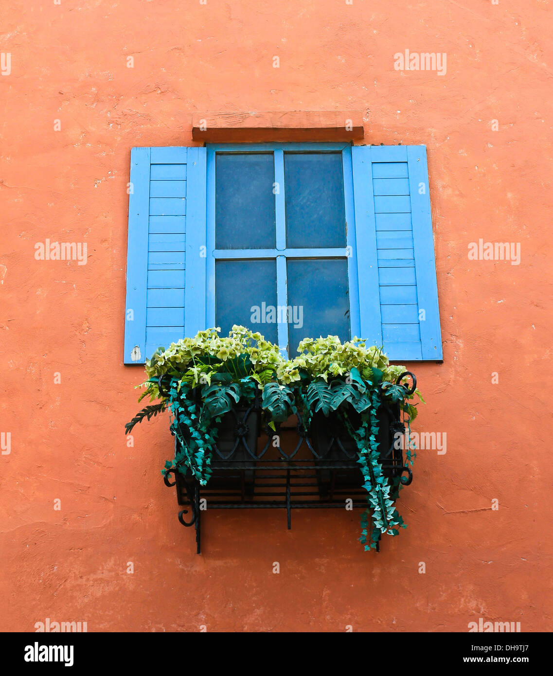 Window box design hi-res stock photography and images - Alamy