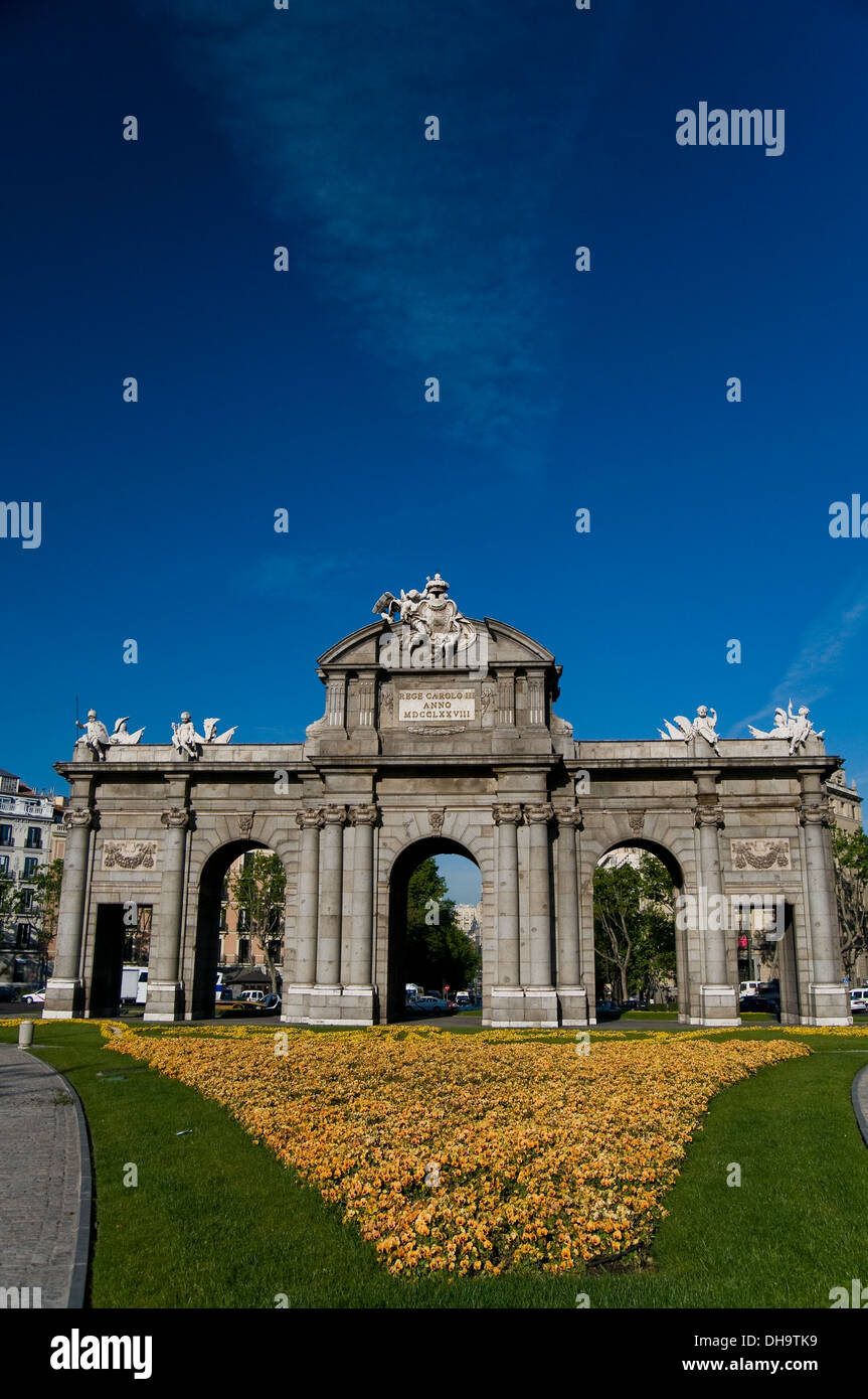 Alcala Gate (Puerta de Alcala), Independence Square. Madrid, Spain ...
