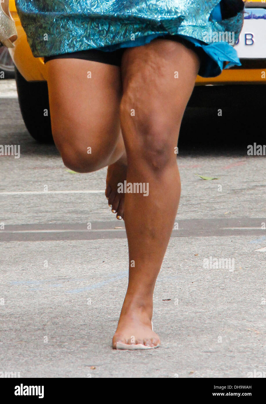 Mindy Kaling Legs