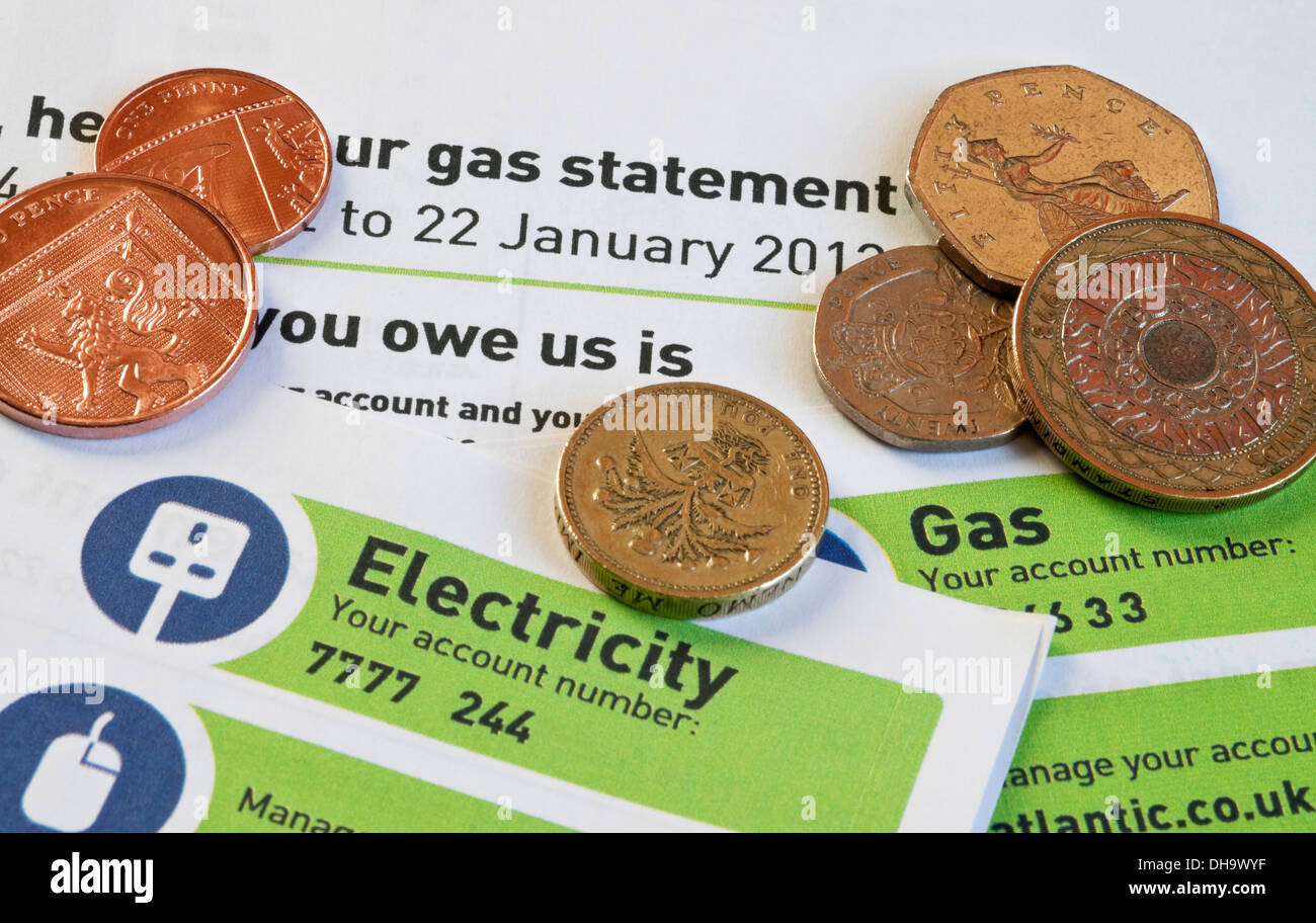 Gas bill and pound coins hi-res stock photography and images - Alamy