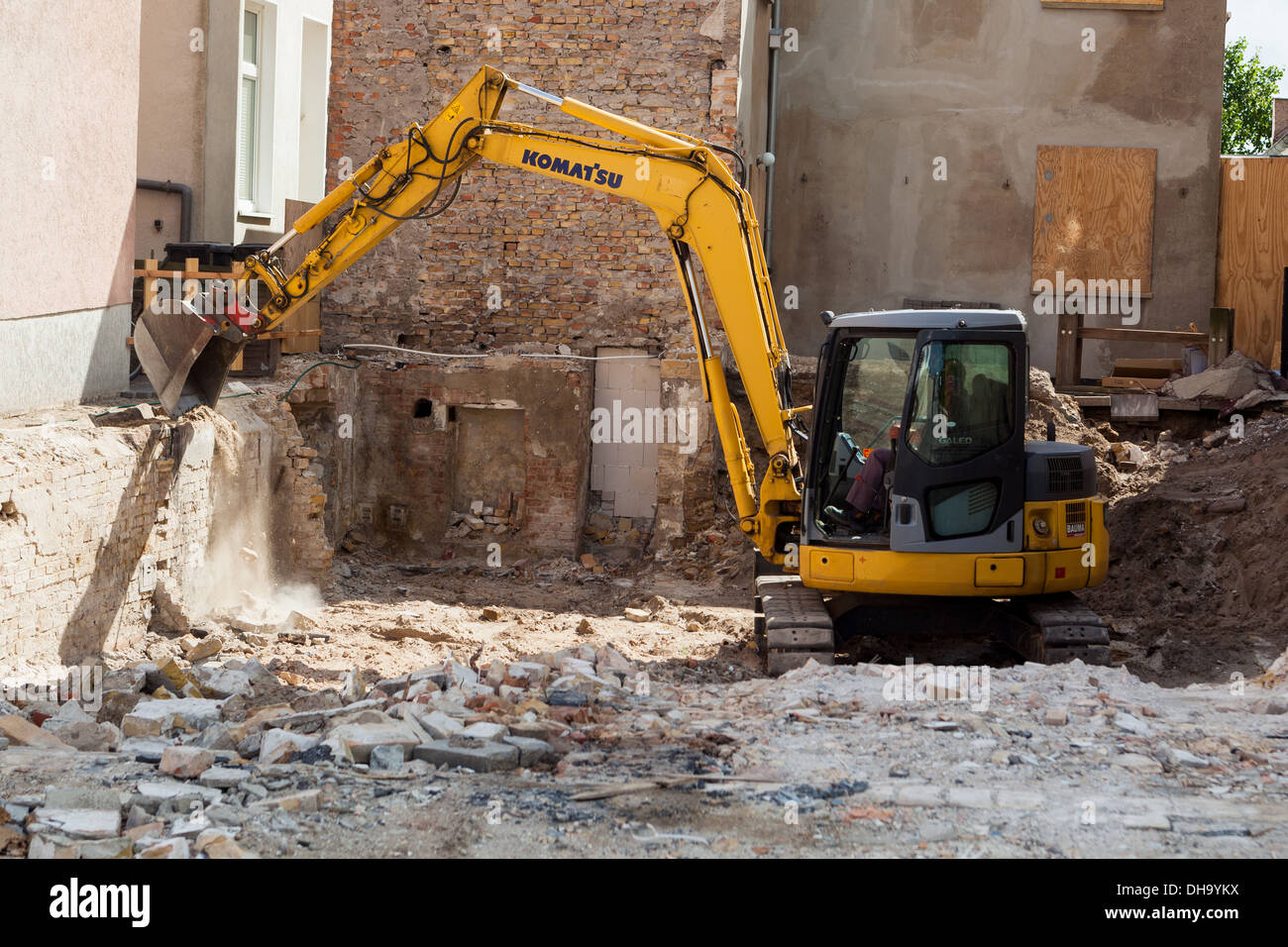 Demolition work hi-res stock photography and images - Alamy