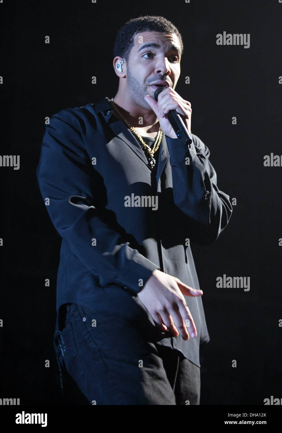 Drake performs live at Palais Omnisports de Paris-Bercy Paris France ...