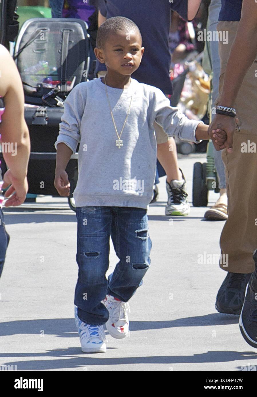 Usher Raymond V Usher enjoys day at Disneyland with his family Anaheim ...