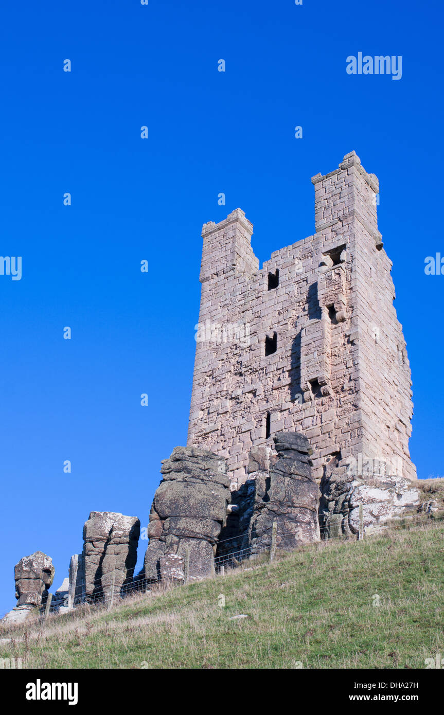 Dunstanburgh Castle, Northumberland, England, UK Stock Photo - Alamy