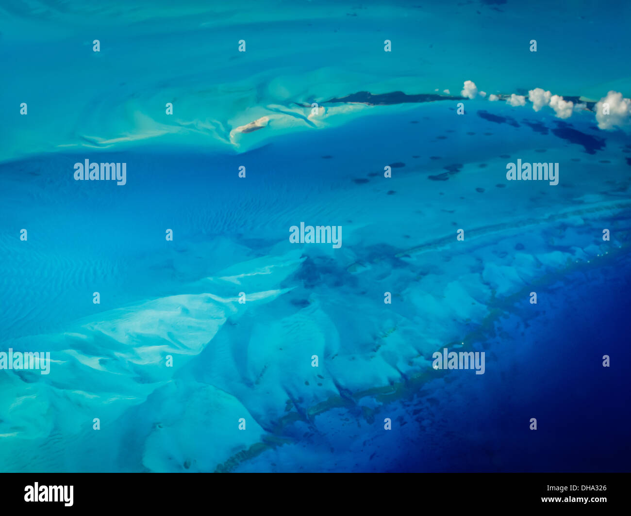 Aerial view of tropical islands hi-res stock photography and images - Alamy