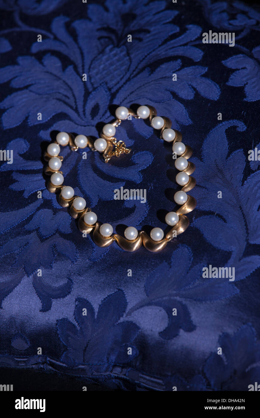 Old Pearl Necklace Stock Photo - Alamy