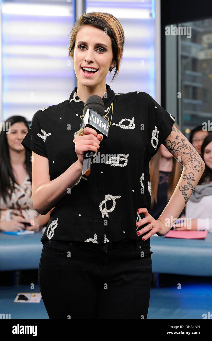 Dev a.k.a Devin Star Tailes appears on MuchMusic's NEW.MUSIC.LIVE ...